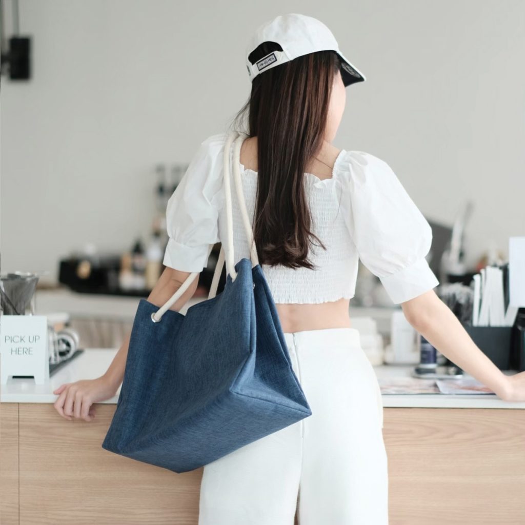 กระเป๋าผ้าสะพายข้างใบใหญ่ สายเชือก - Juny Official Store